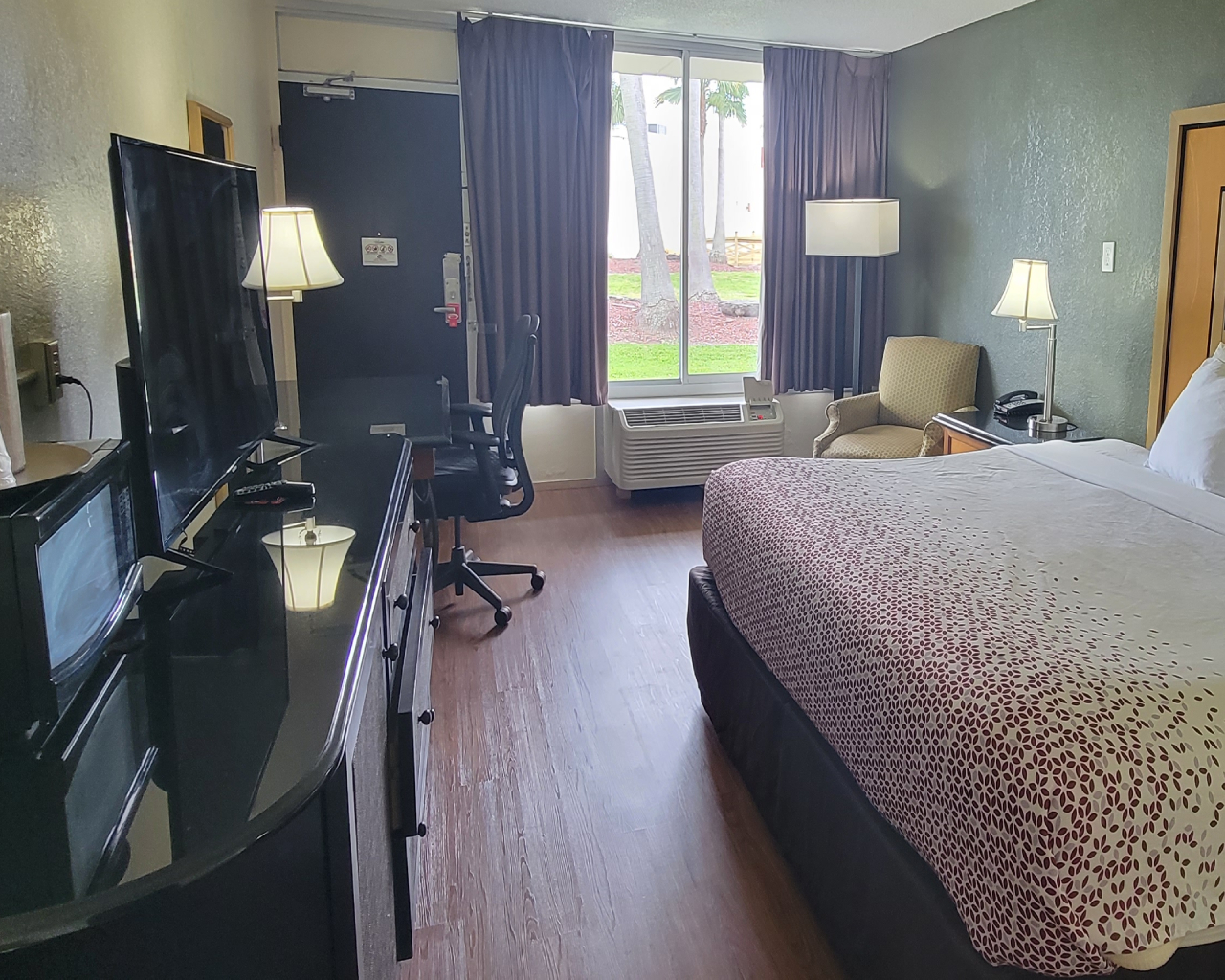 Island Hotel of the Space Coast Photos | Florida Cocoa Beach Pier Hotels